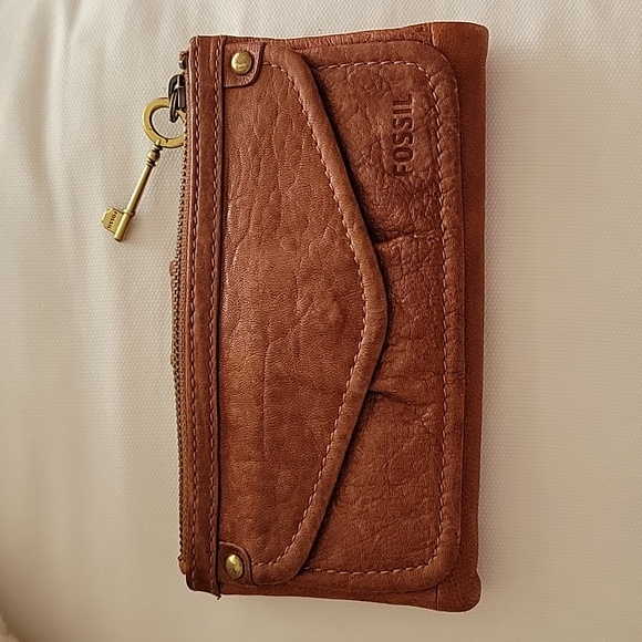 Fossil | Accessories | Vintage Leather Fossil Tab Clutch Bifold Wallet ...